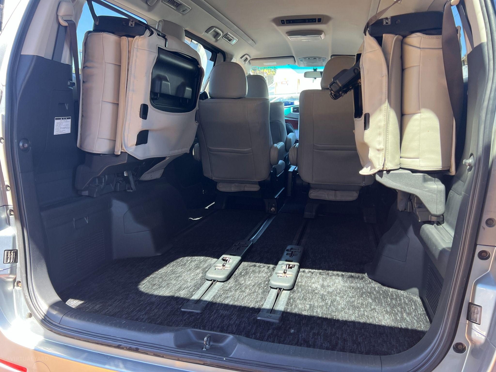 TOYOTA ALPHARD LUXURY 7 SEATER