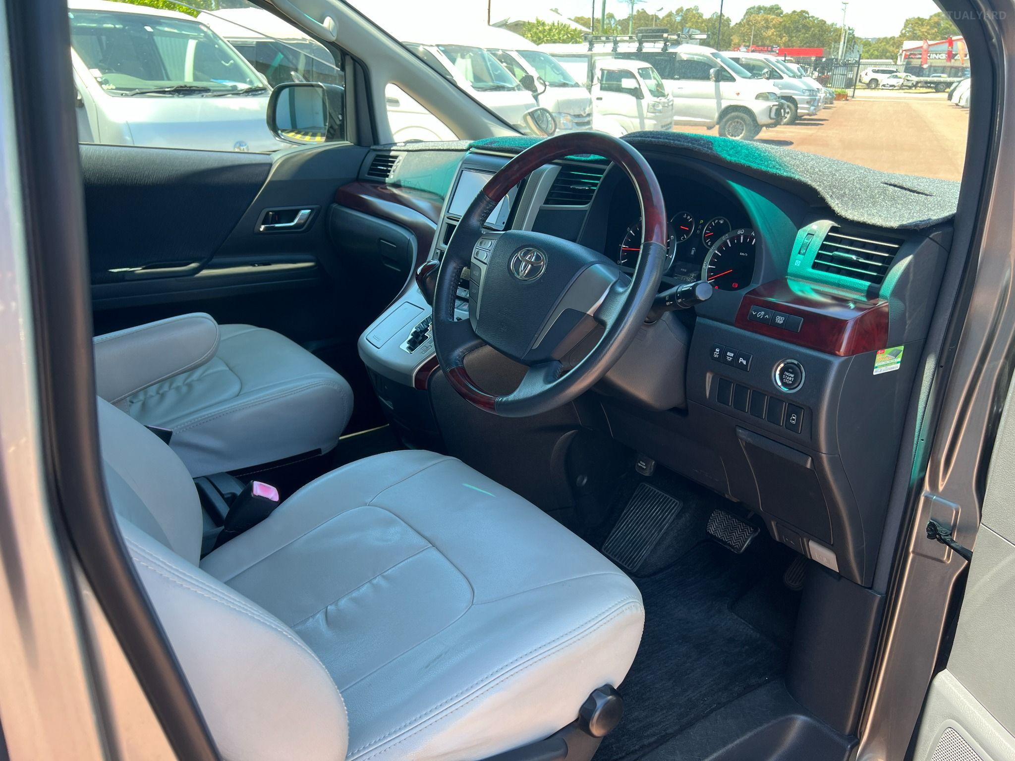 TOYOTA ALPHARD LUXURY 7 SEATER