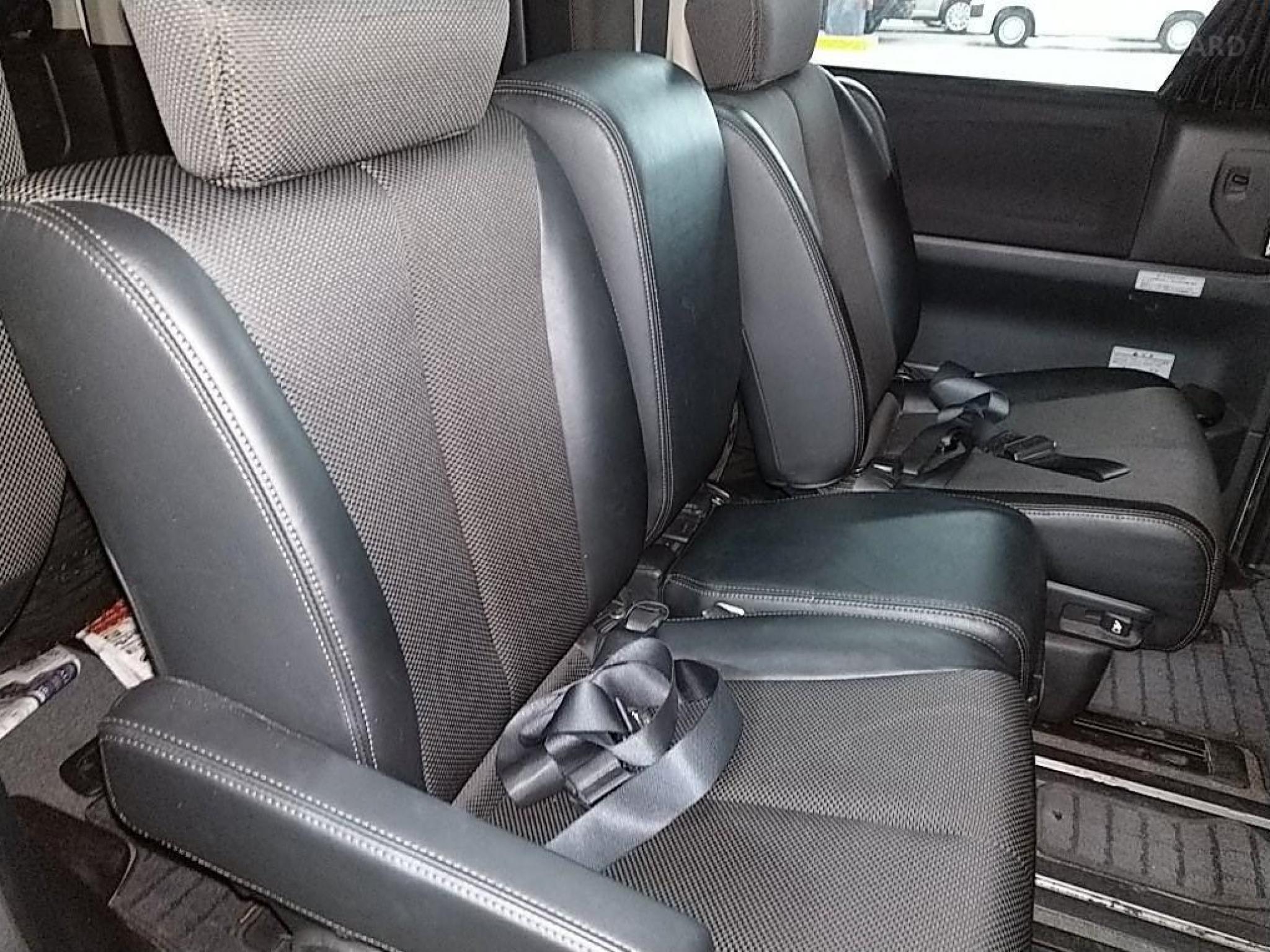 NISSAN ELGRAND 8 SEATER LUXURY PEOPLE MOVER | SUNROOF