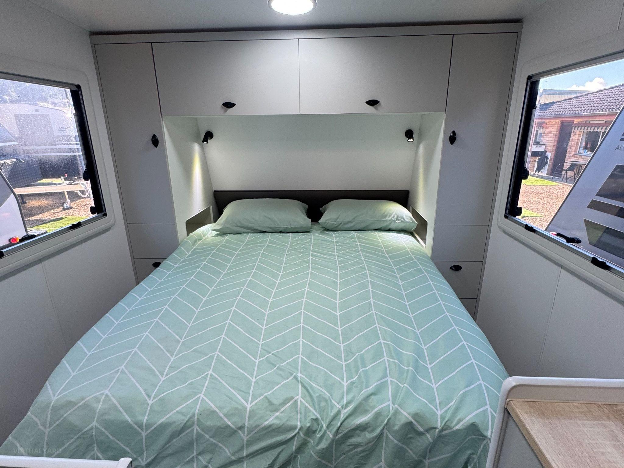 VISCOUNT V3 21' CLUB LOUNGE V3.2 ENSUITE