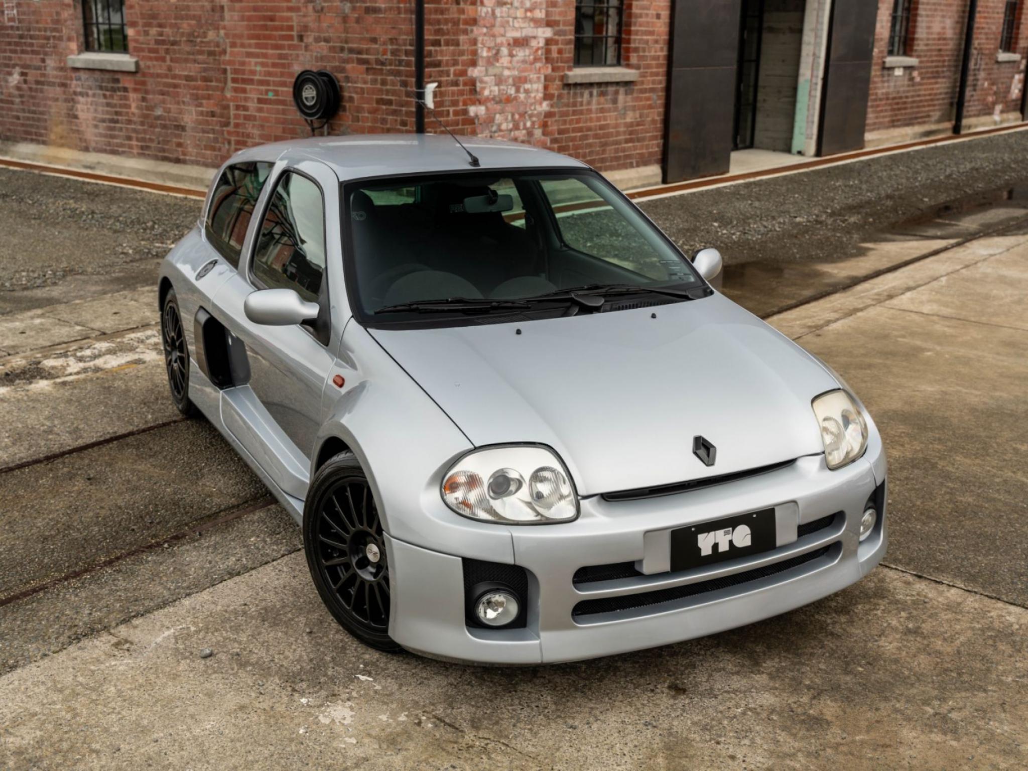 RENAULT CLIO V6 PHASE 1