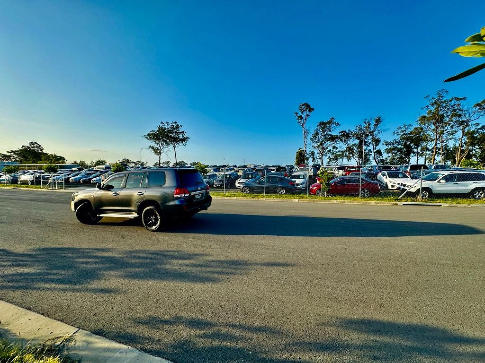 TOYOTA LANDCRUISER GXL 4X4 UZJ200R V8 AUTO 8 SEATS WAGON