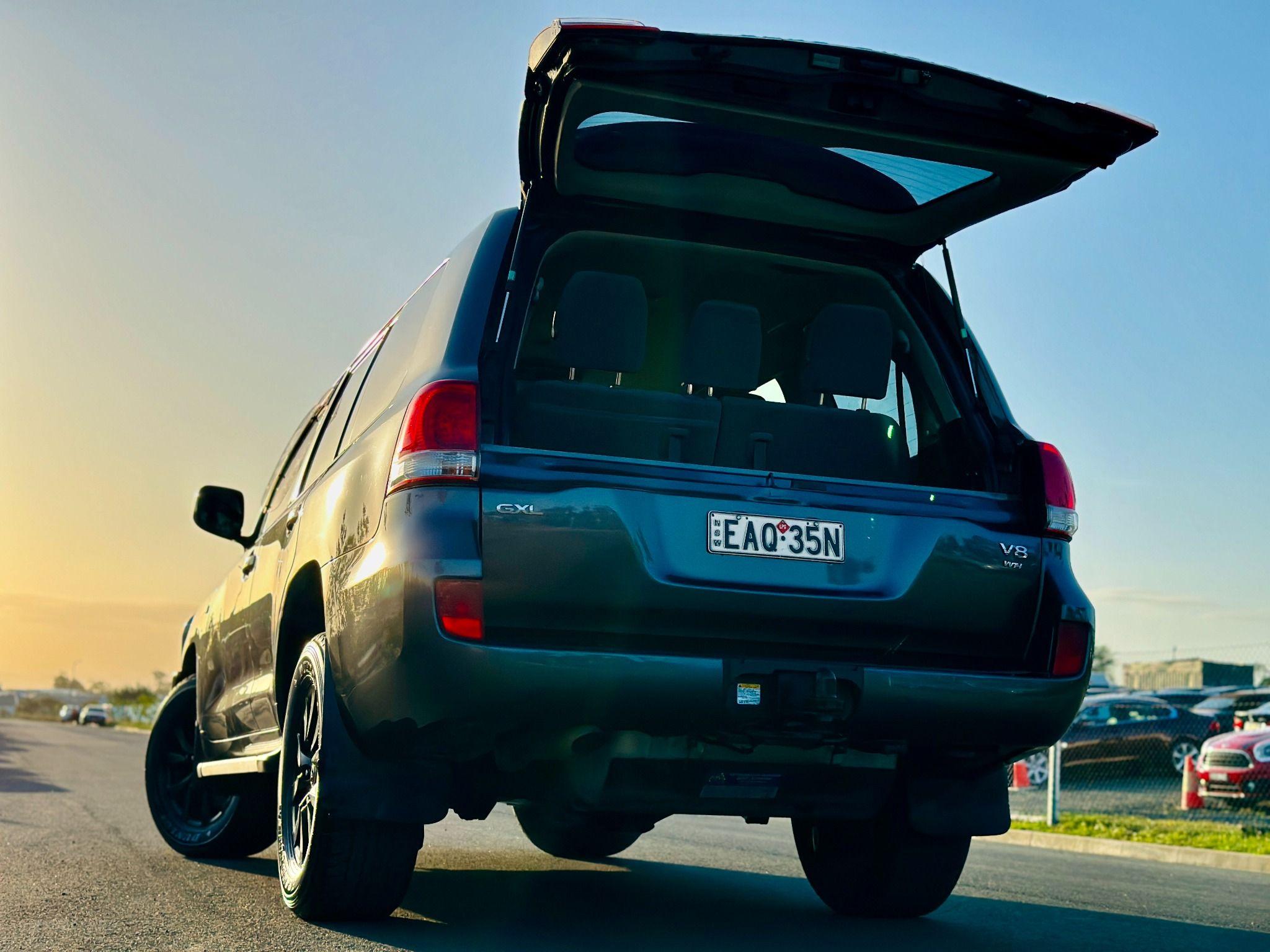 TOYOTA LANDCRUISER GXL 4X4 UZJ200R V8 AUTO 8 SEATS WAGON