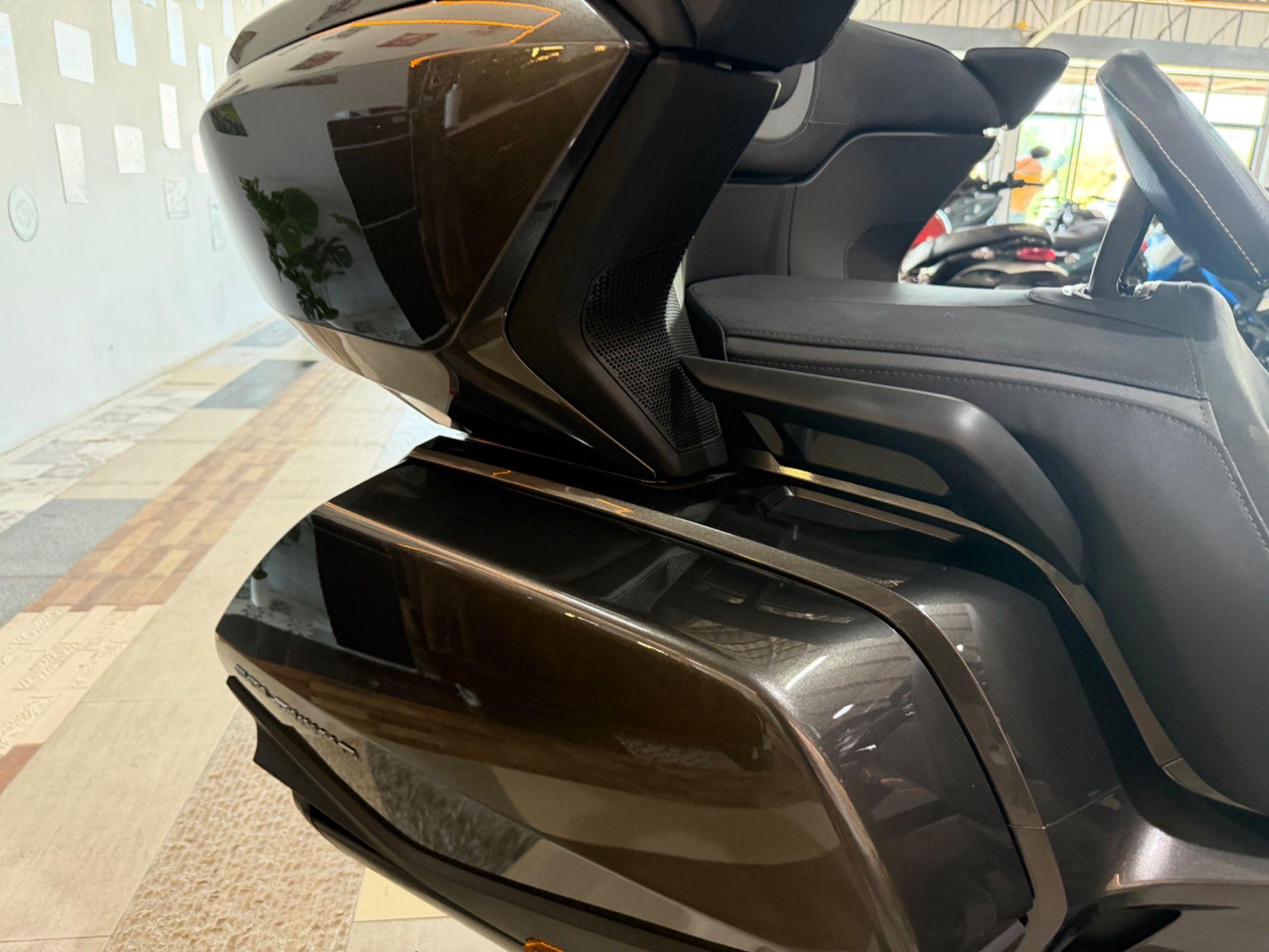 HONDA GOLDWING DCT