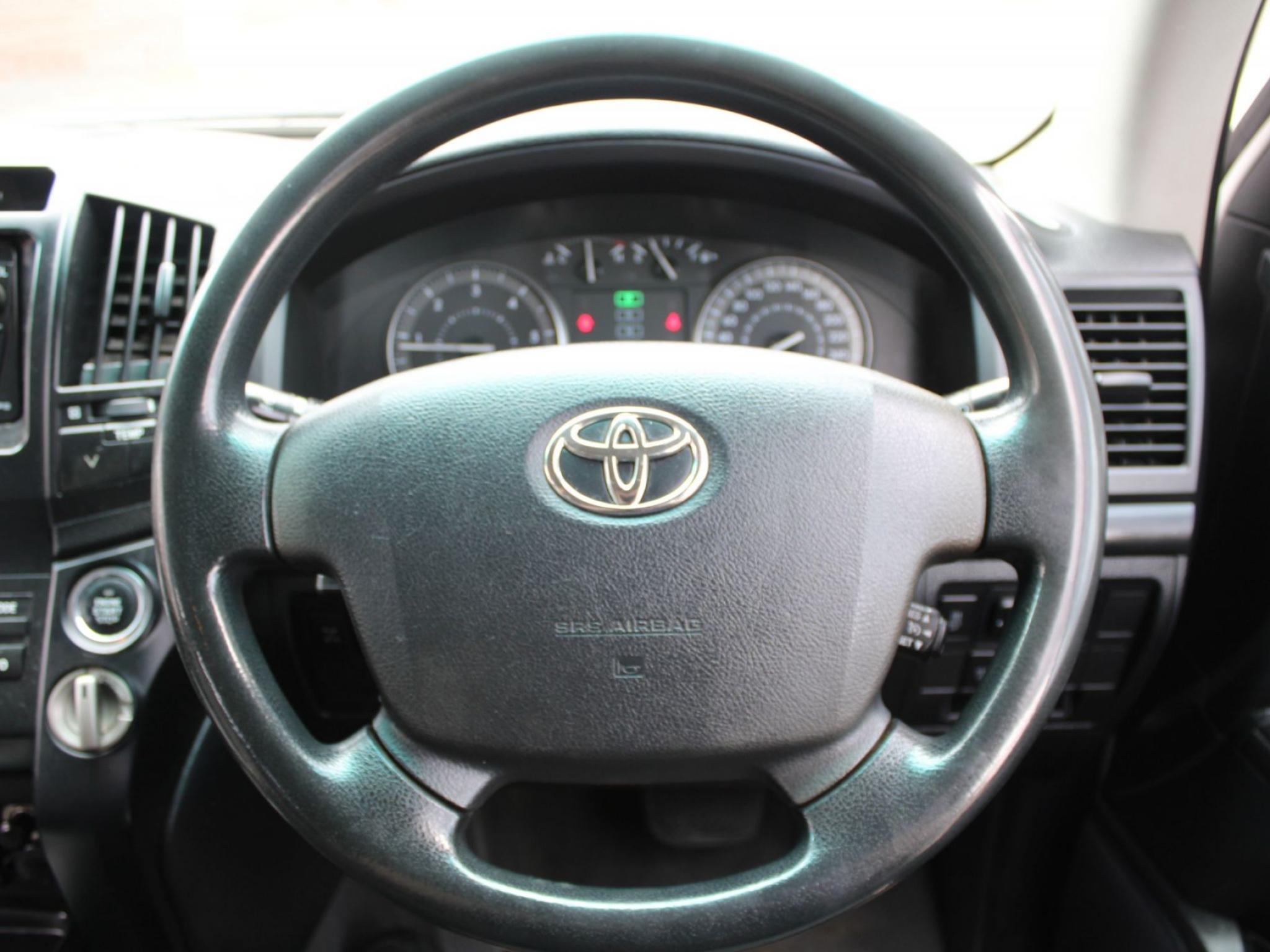 TOYOTA LANDCRUISER GXL (4X4) VDJ200R