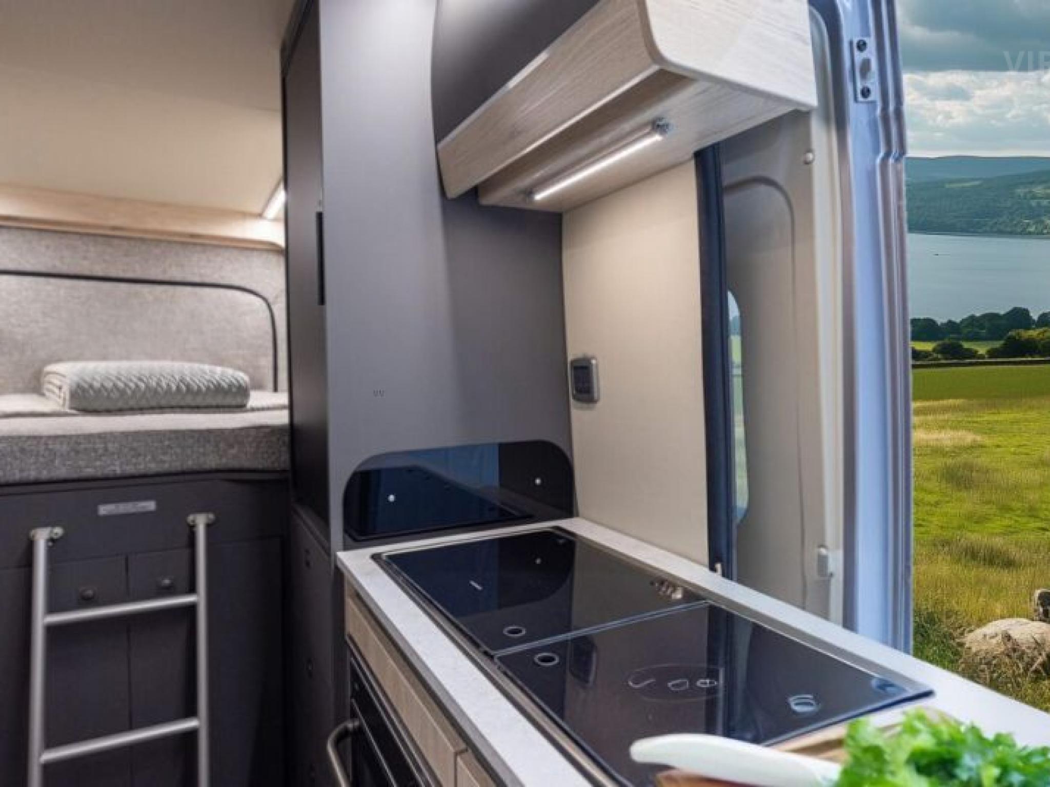 AUTO-TRAIL EXPEDITION 68 XL
