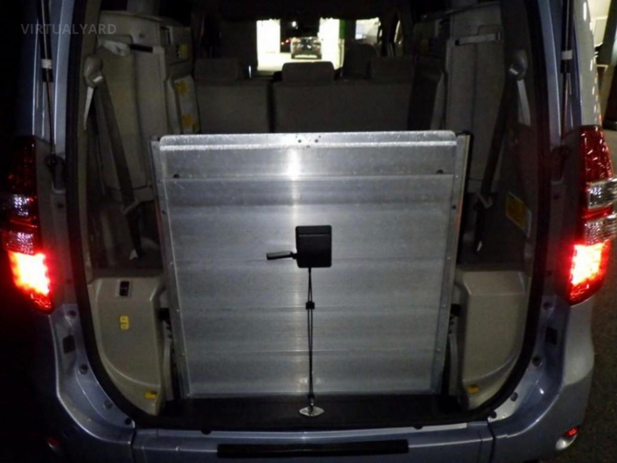 TOYOTA NOAH WHEELCHAIR RAMP