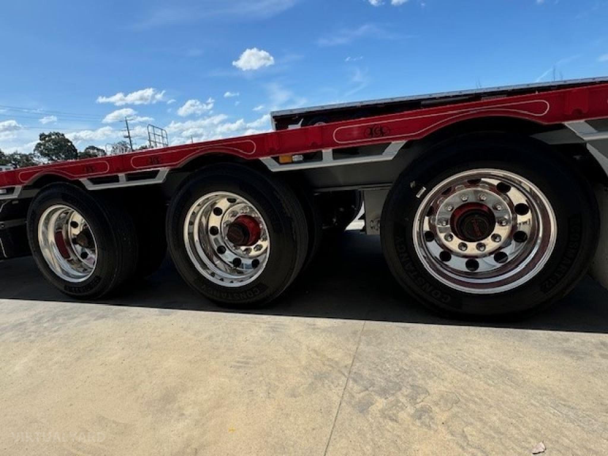 FREIGHTMASTER 44' TRI DROP DECK