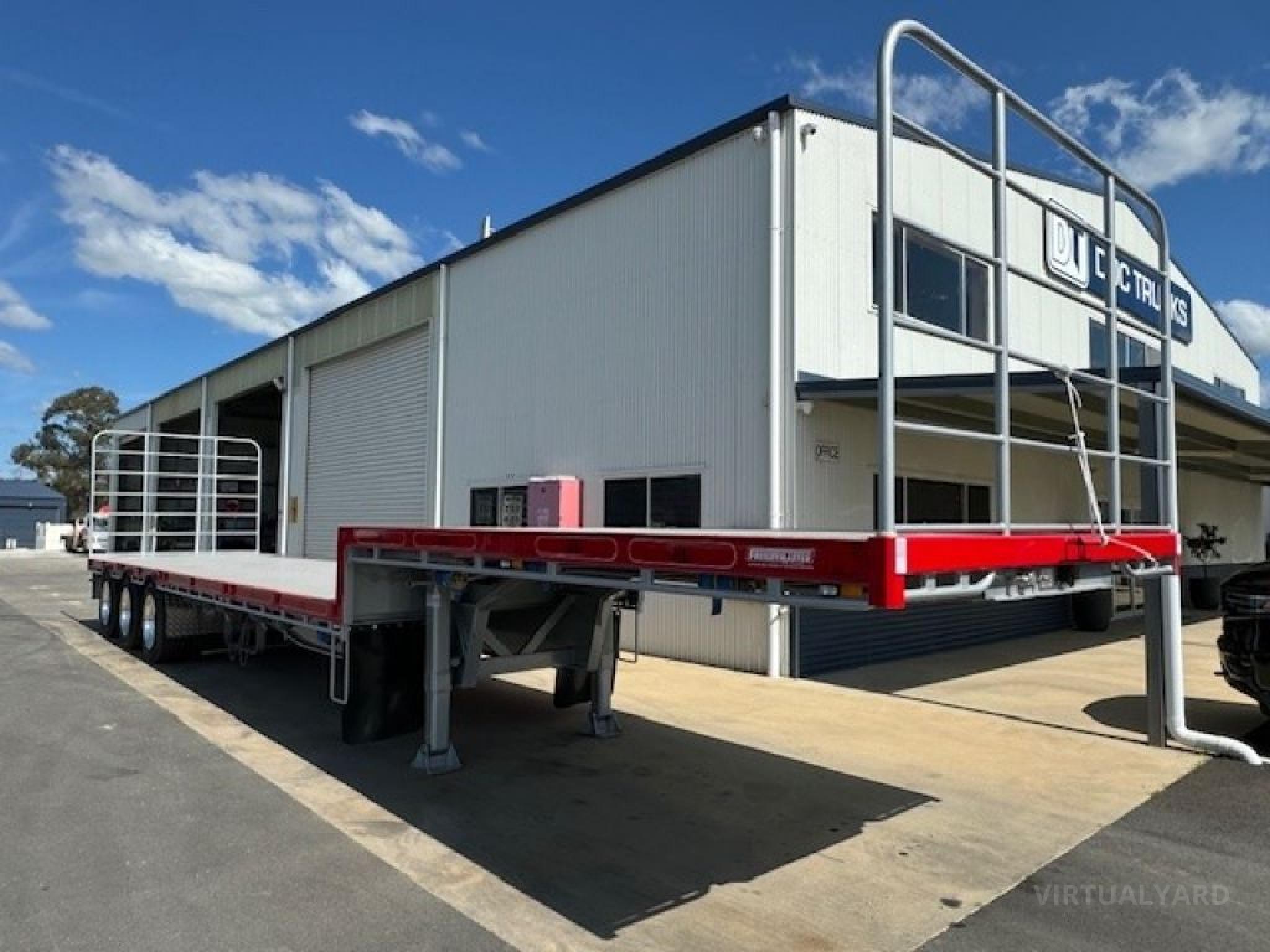 FREIGHTMASTER 44' TRI DROP DECK