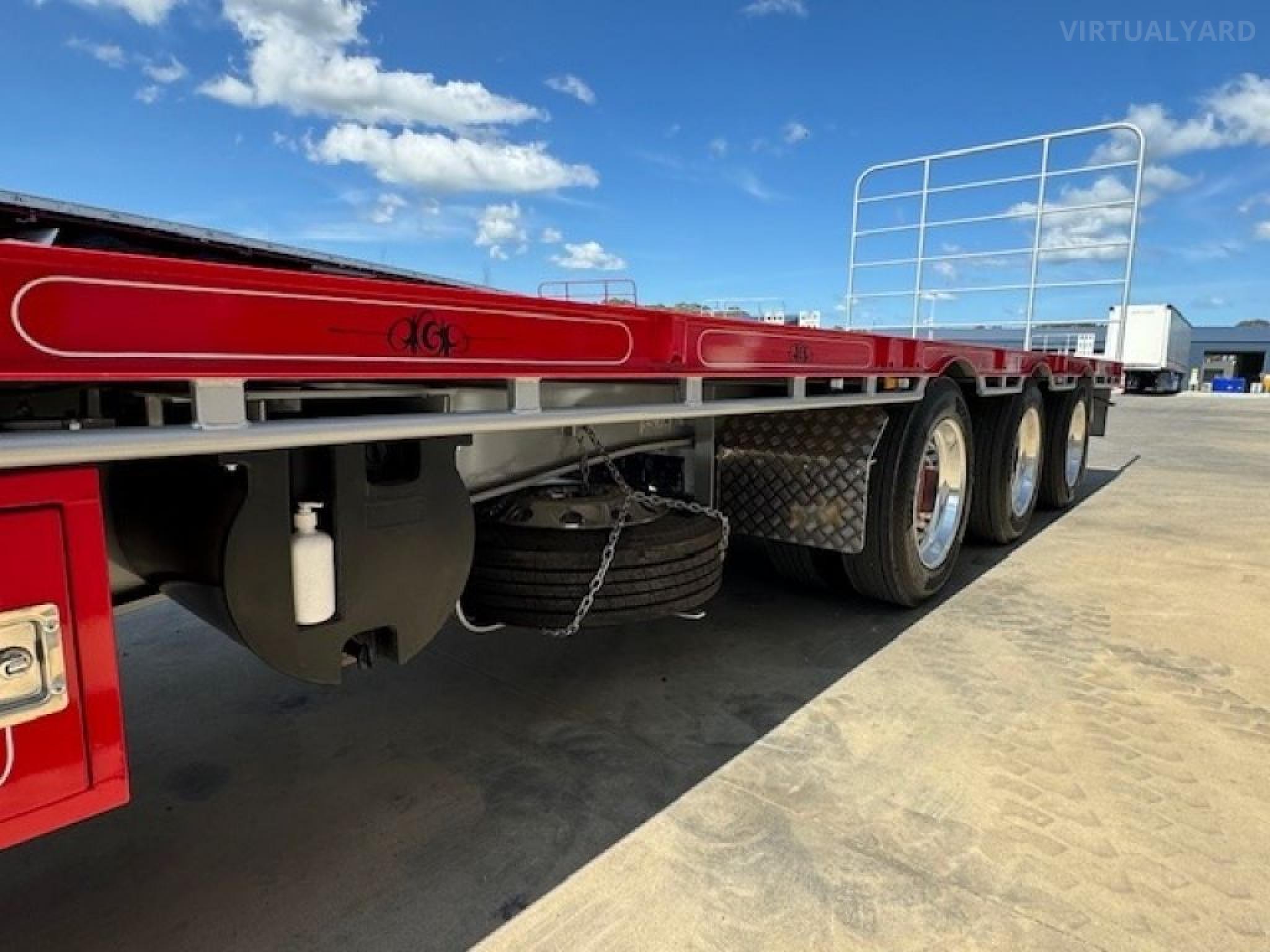 FREIGHTMASTER 44' TRI DROP DECK