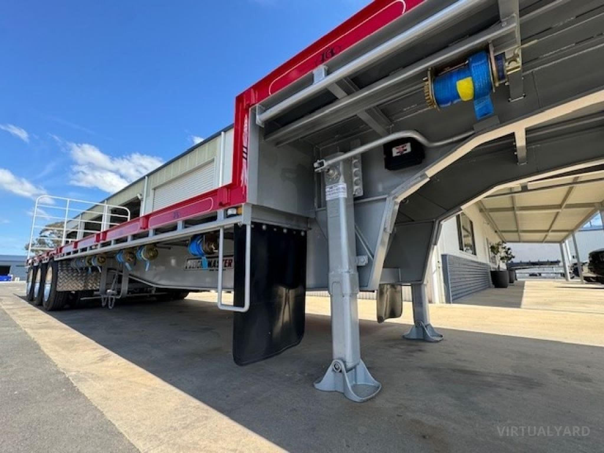 FREIGHTMASTER 44' TRI DROP DECK