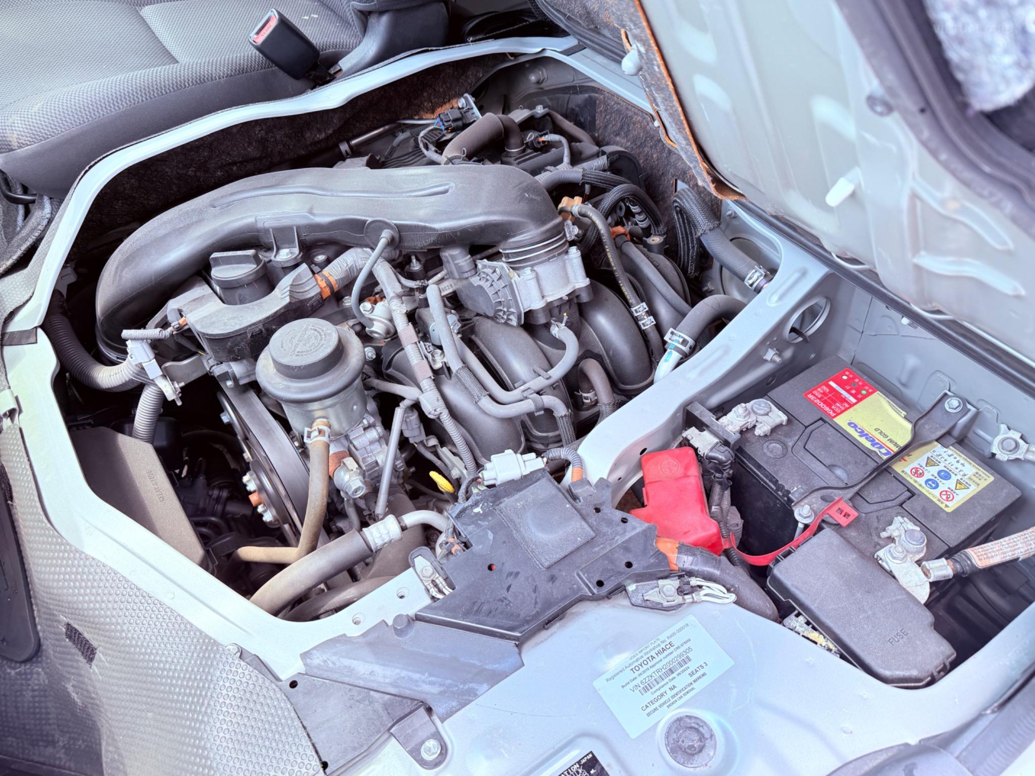 TOYOTA HIACE DX TRH200 SUPER G-L