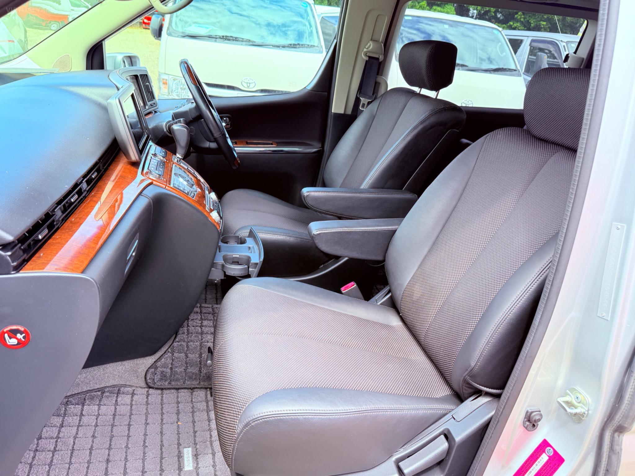 NISSAN ELGRAND E51 NISMO