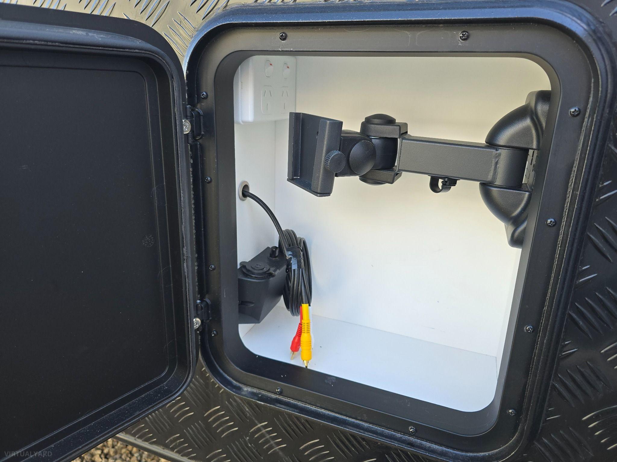 FRANKLIN RAZOR 220 - ALUMINIUM FRAME RAZOR 220-CL-2B CLUB LOUNGE