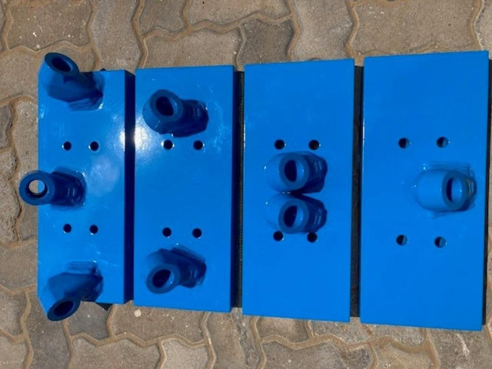 MHJ EQUIPMENT DIGGING PLATES WITH HOLDERS