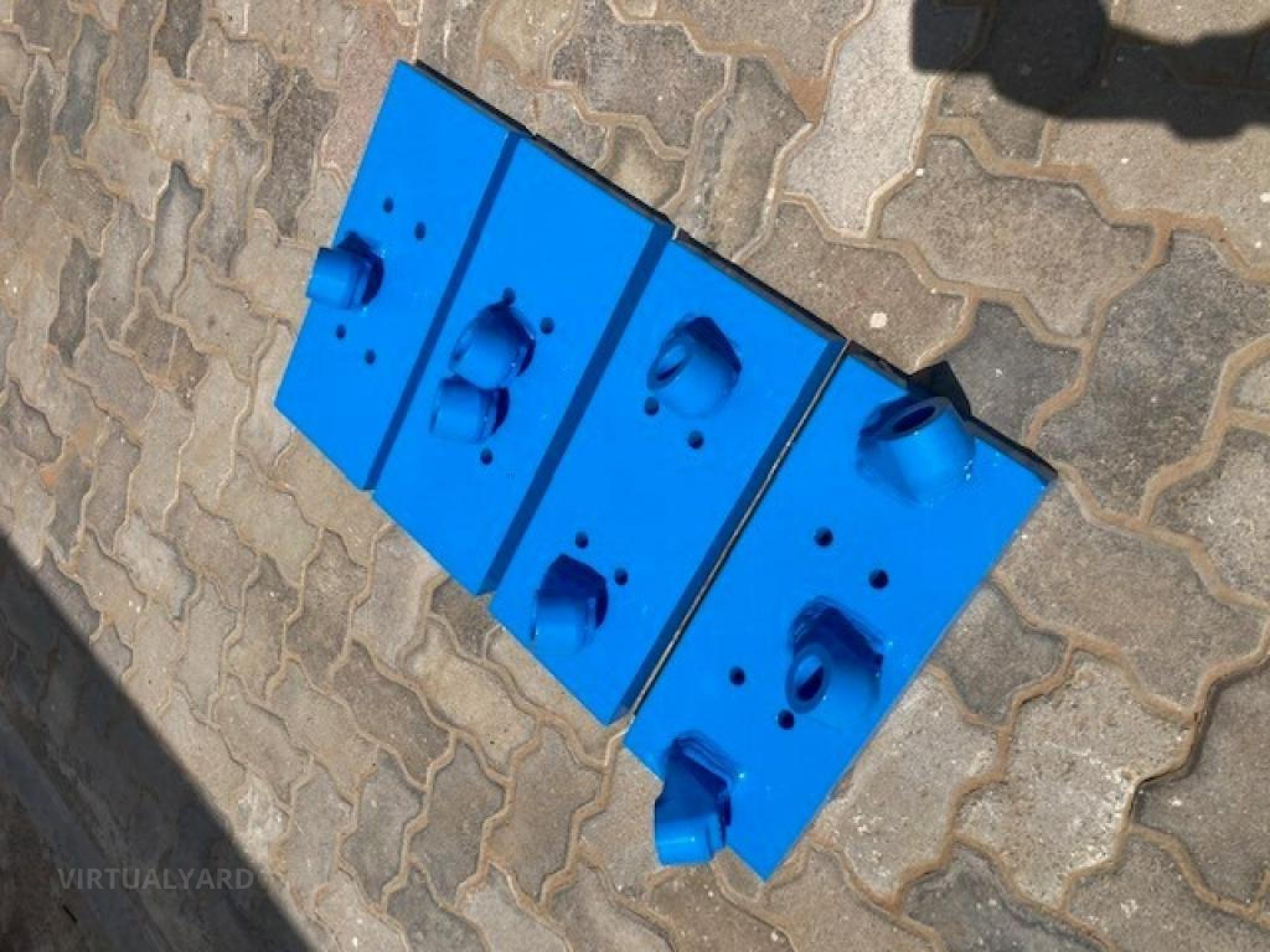 MHJ EQUIPMENT DIGGING PLATES WITH HOLDERS