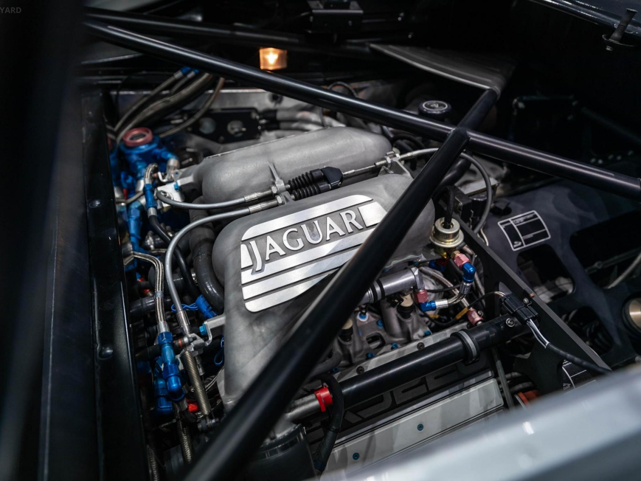 JAGUAR XJ220 1993 JAGUAR XJ220 1 OF ONLY 69 RHD 2 OWNERS