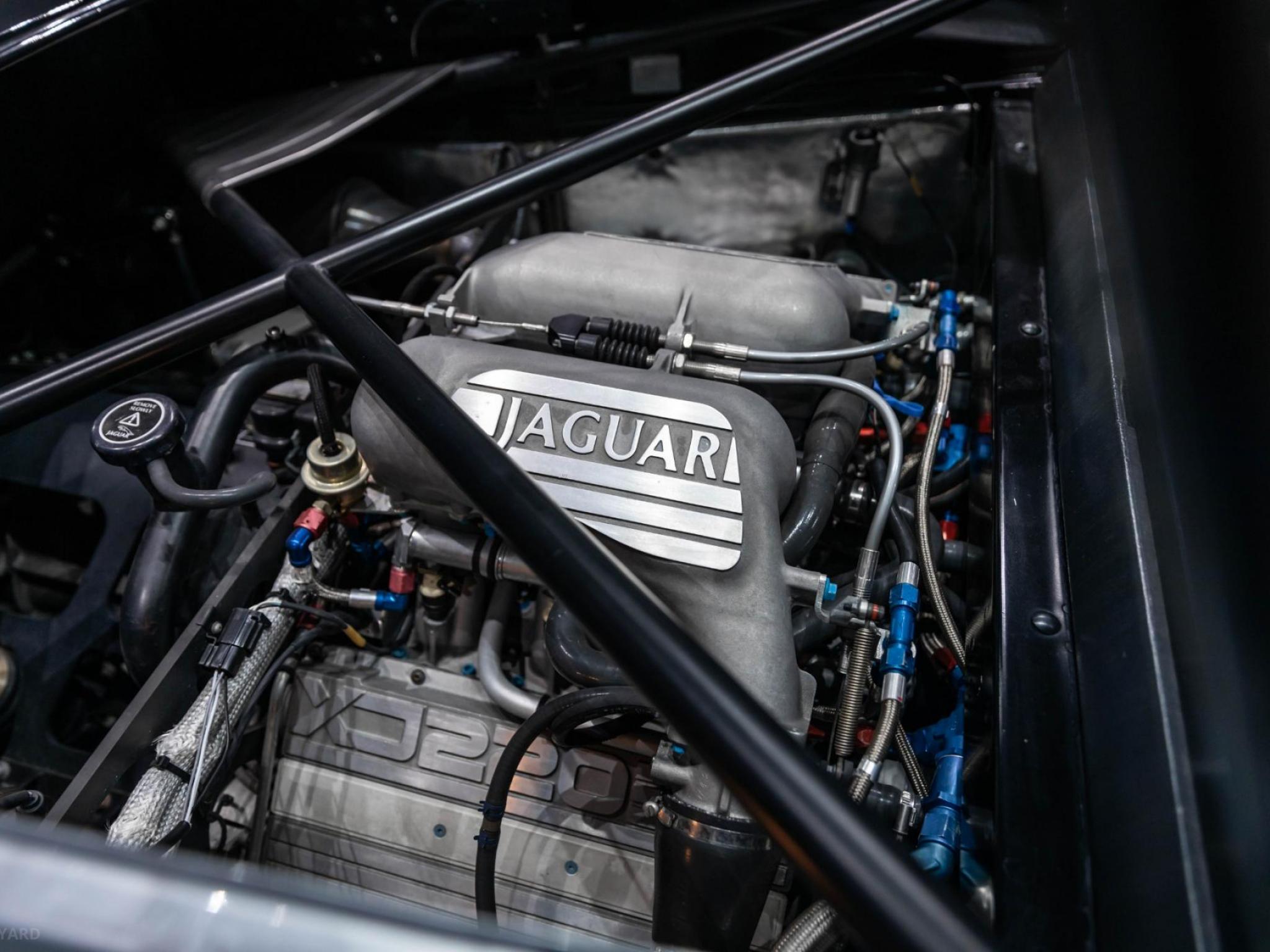 JAGUAR XJ220 1993 JAGUAR XJ220 1 OF ONLY 69 RHD 2 OWNERS