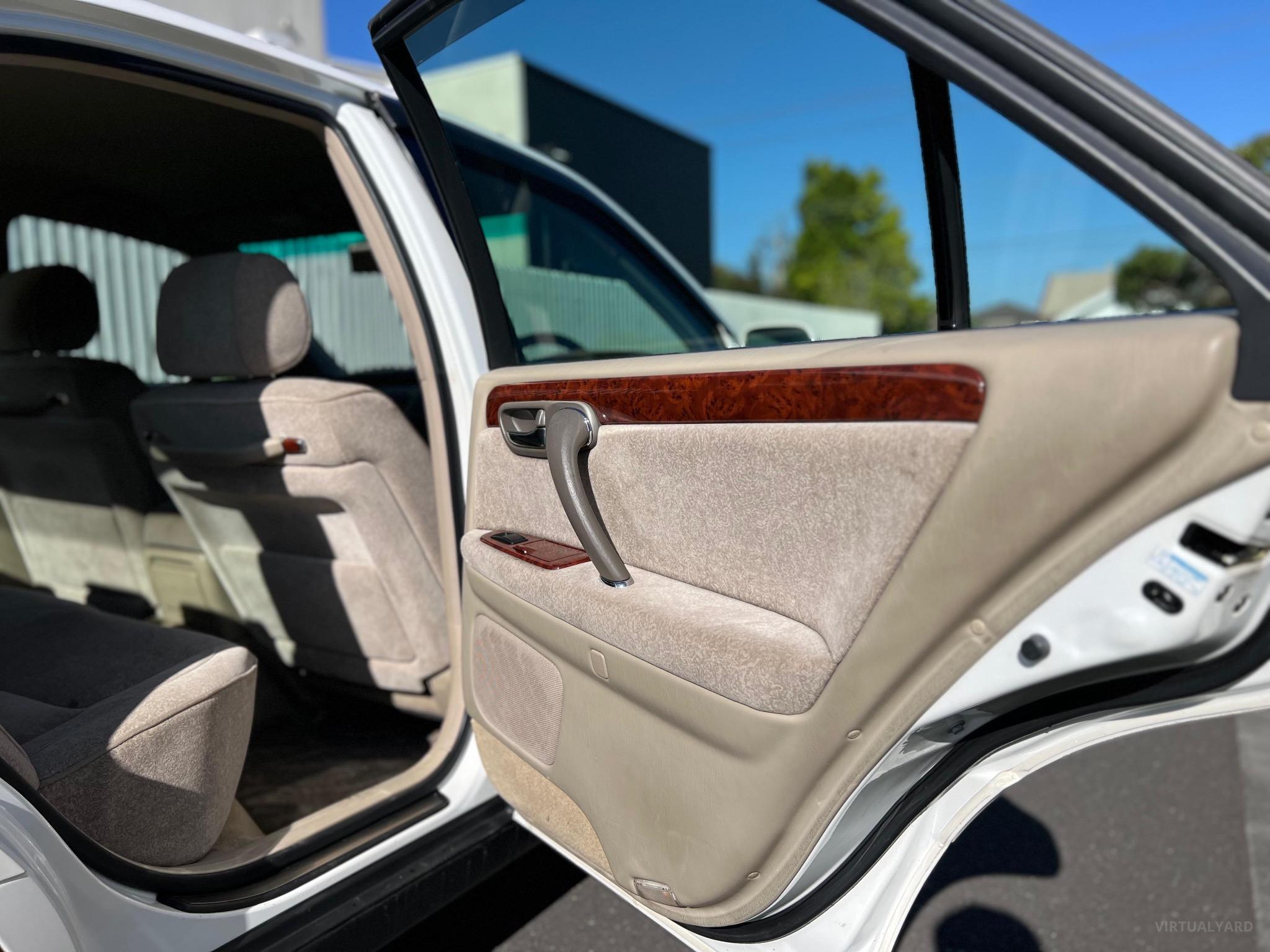 TOYOTA CROWN ROYAL SALON JZS171
