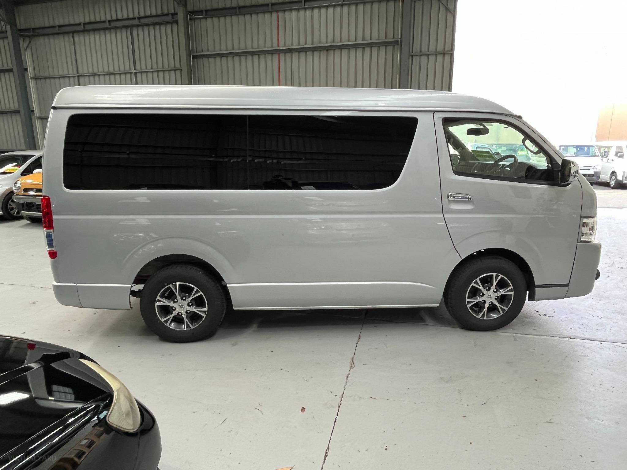 Toyota Hiace Mid Roof