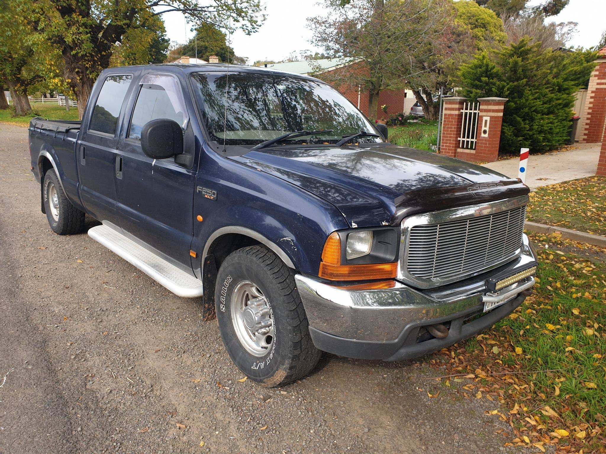 FORD F250 XLT UTILITY DUAL CAB 4DR AUTO 4SP 5.4I