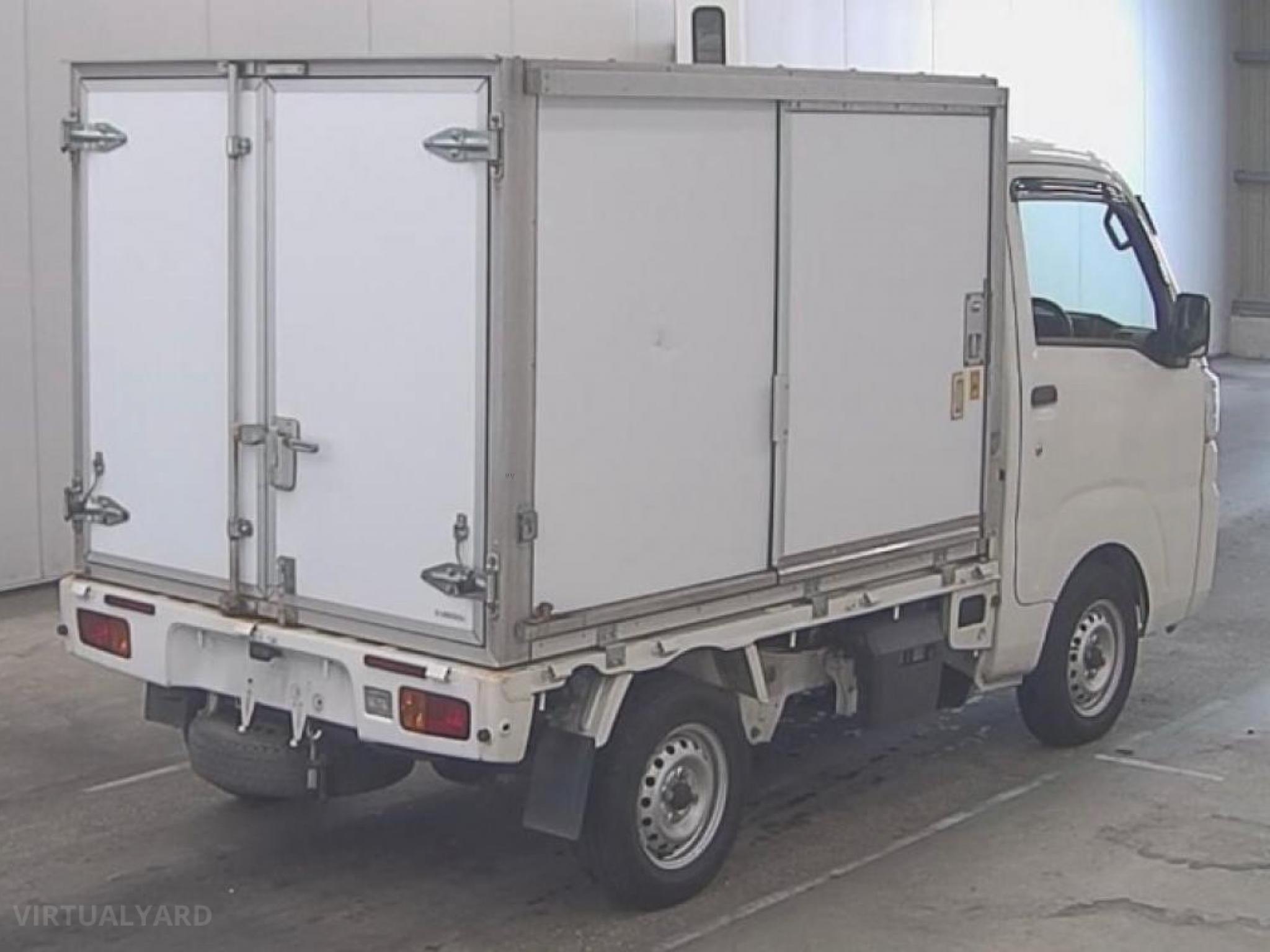 DAIHATSU HIJET BOX TRUCK