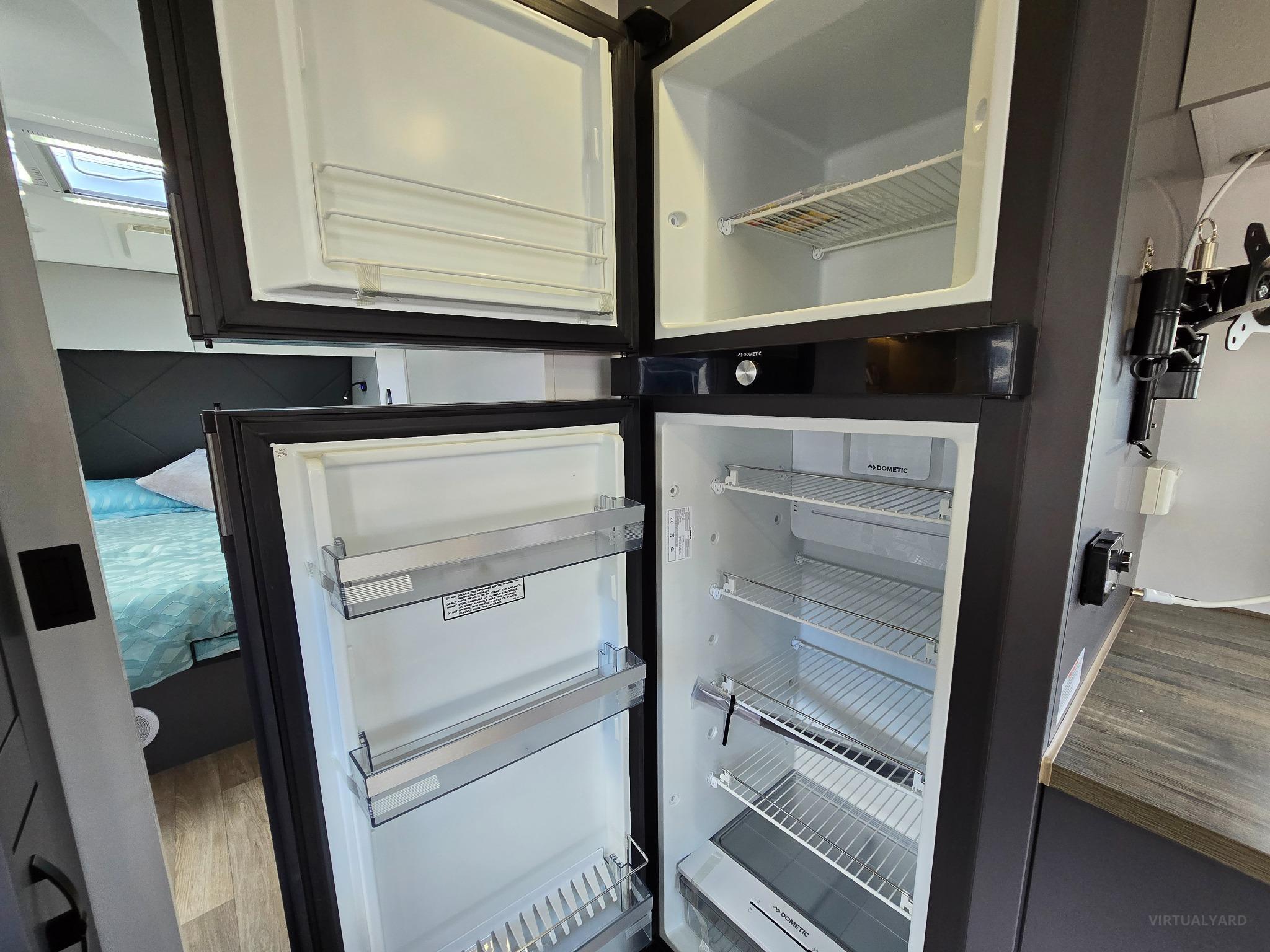 MILLARD 21'6 TOURA X ALL TERRAIN 21'6 REAR CLUB ONE ONLY