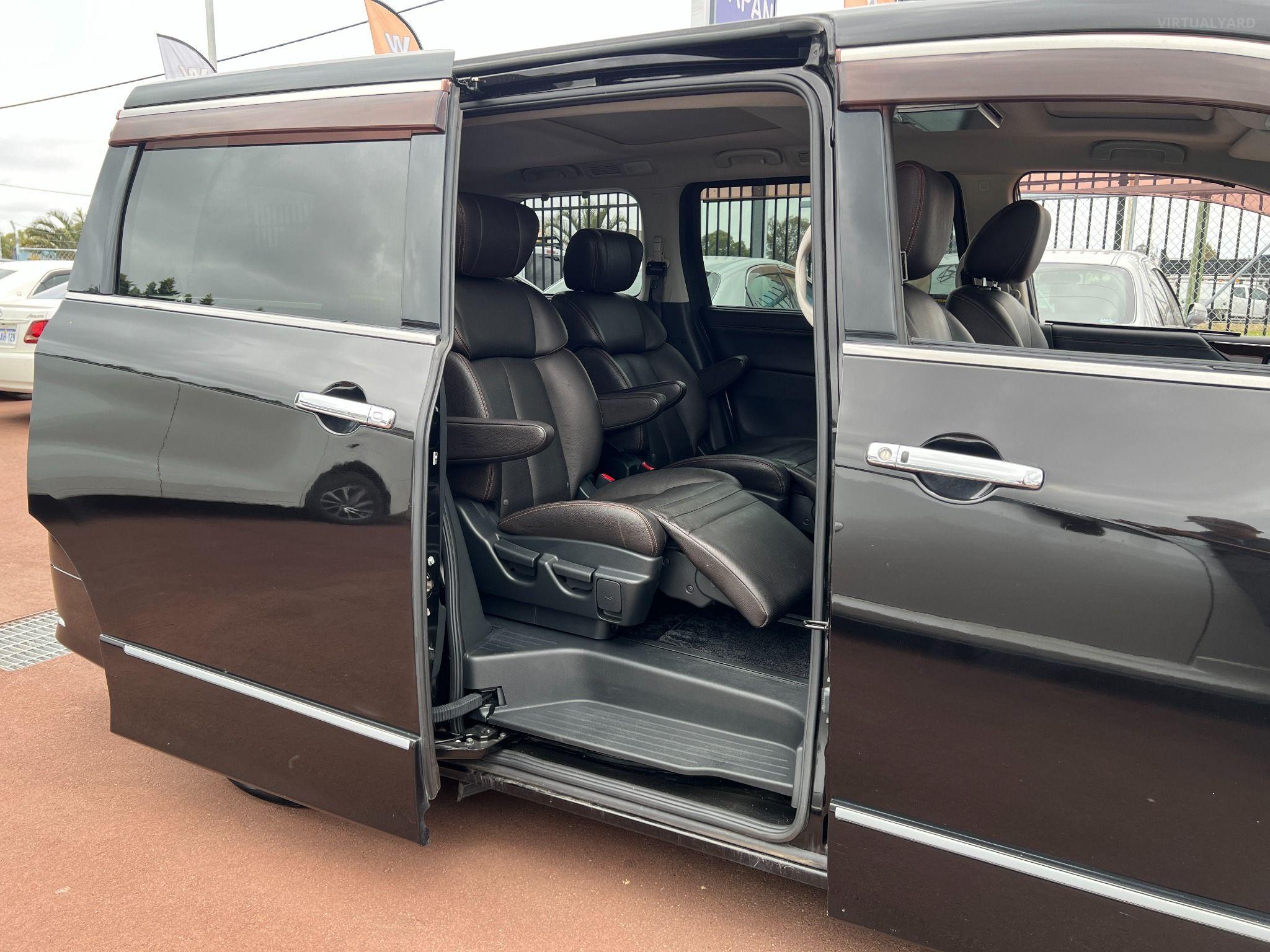 NISSAN ELGRAND LUXURY 7 SEATER HWS PREMIUM 3.5L V6