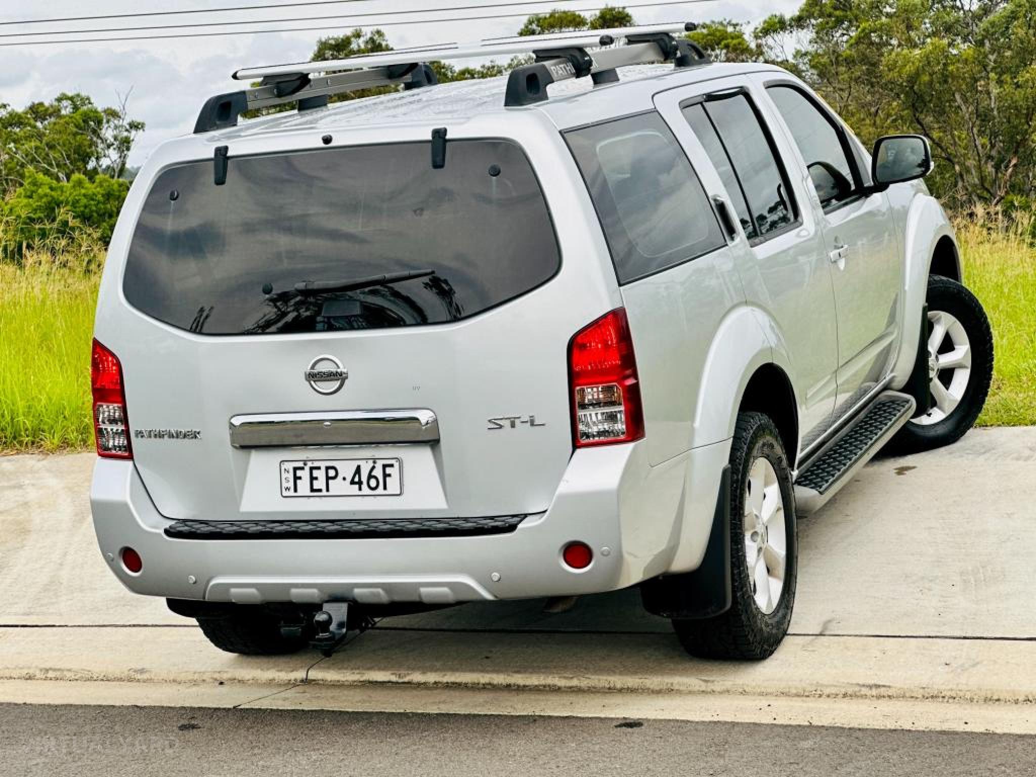 NISSAN PATHFINDER ST-L R51 4X4 2.5L TURBO DIESEL 7 SEATS WAGON