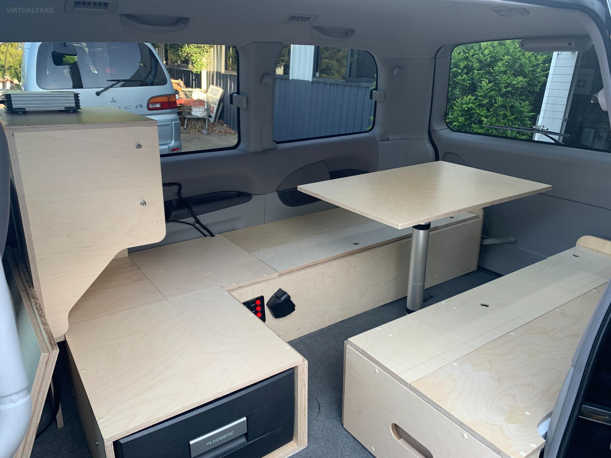 MITSUBISHI DELICA EXAMPLE 2 SLEEP, TABLE, FRDG, MCRWV, 230VA, SOLAR