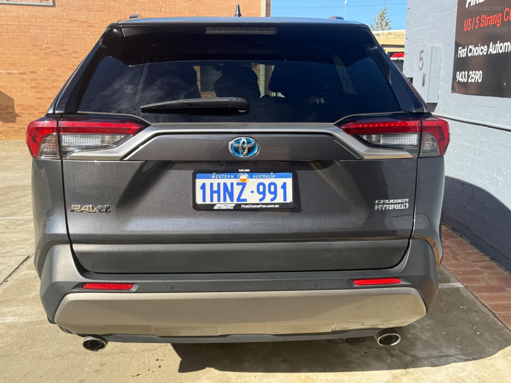 TOYOTA RAV4 CRUISER (2WD) HYBRID AXAH52R