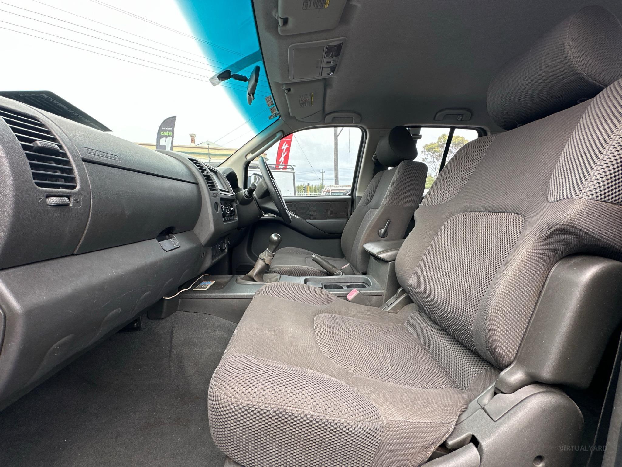 NISSAN NAVARA RX (4X4) D40