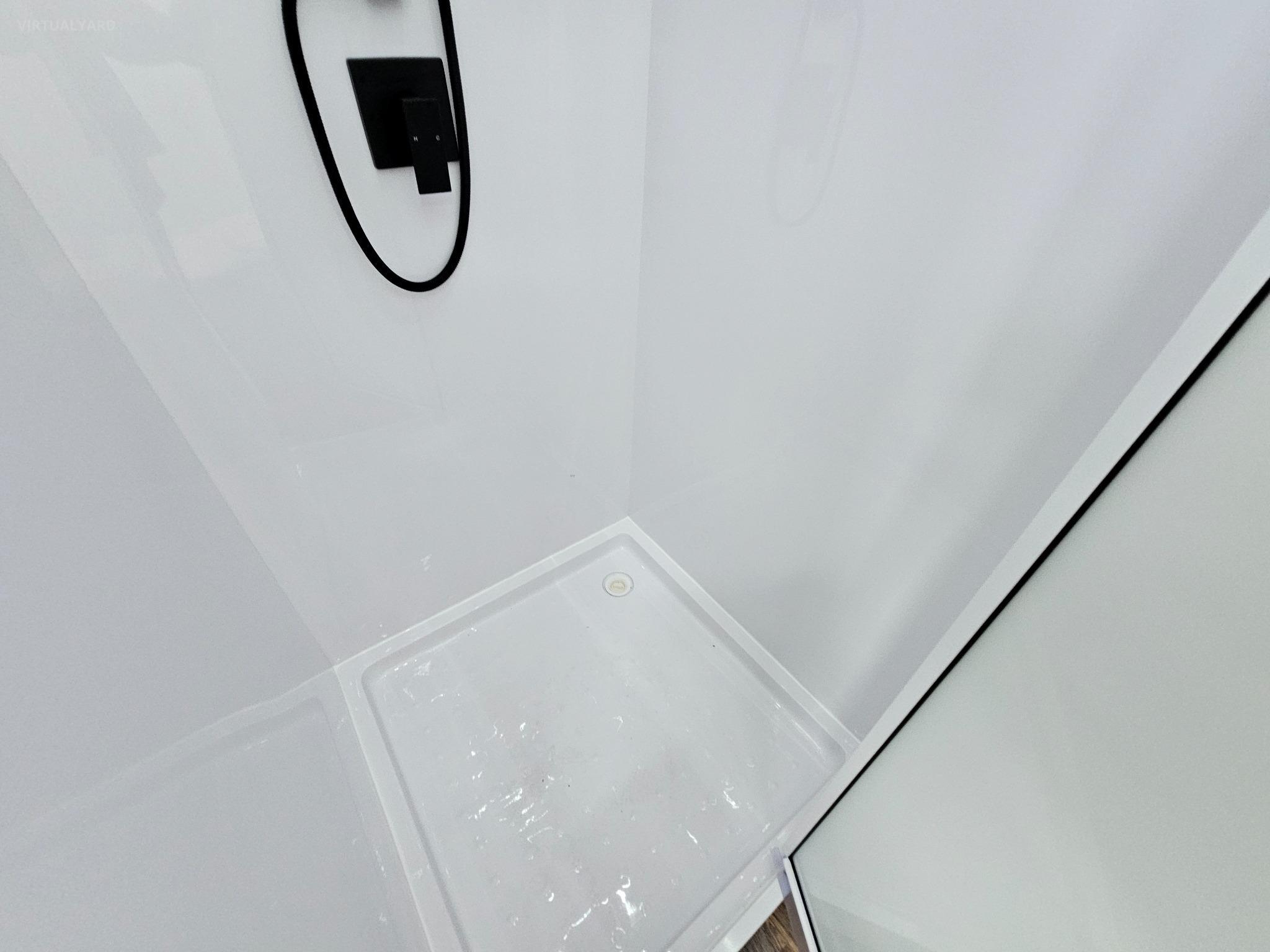 MILLARD 22' MFLOW 22'' FAMILY VAN ONE ONLY