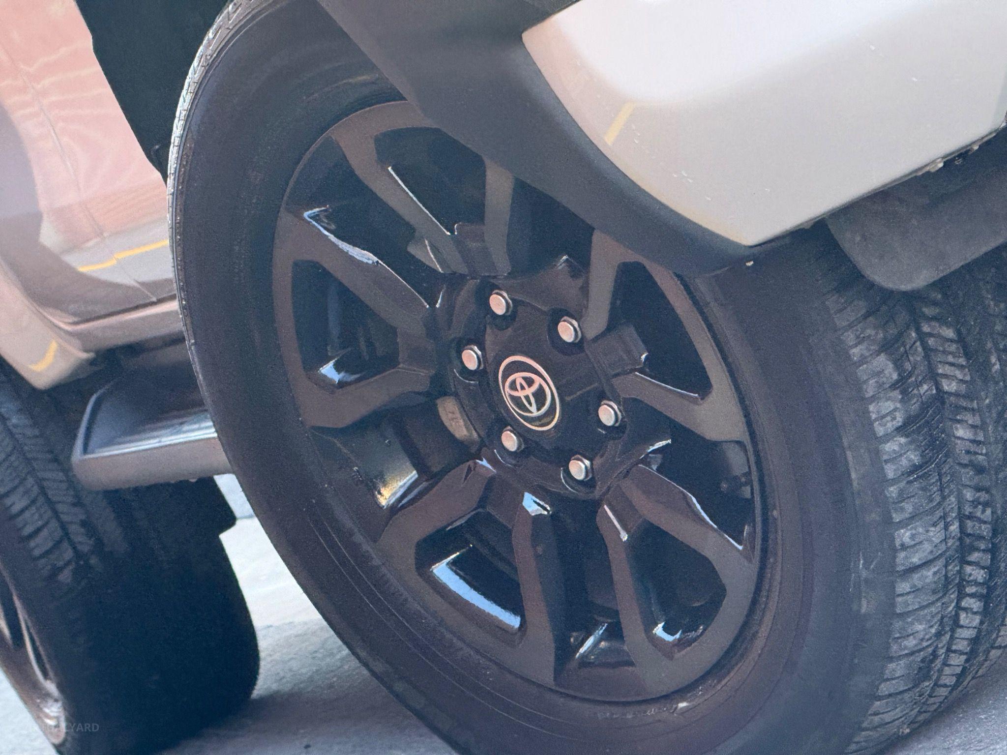 TOYOTA HILUX ROGUE (4X4) GUN126R