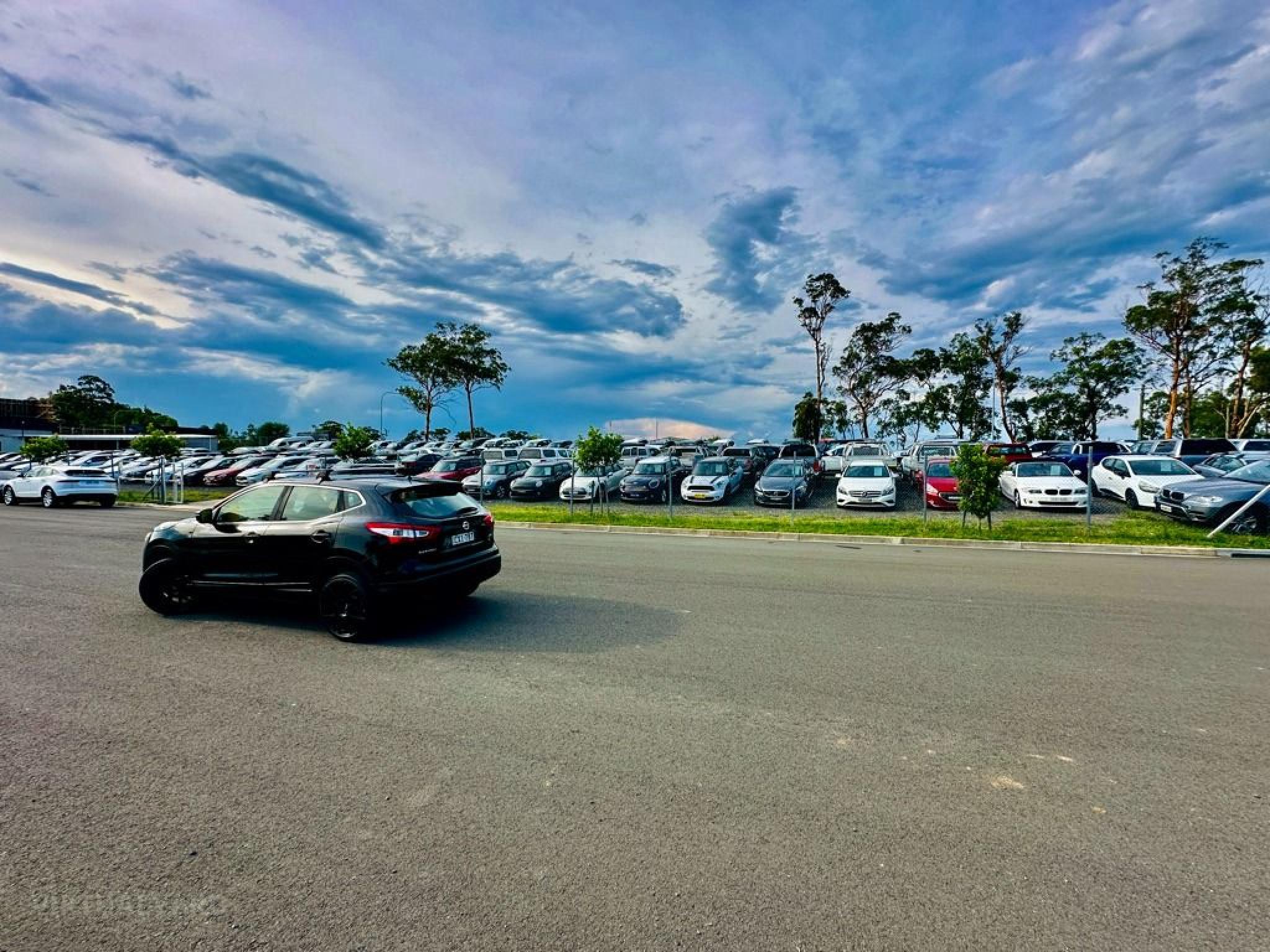 NISSAN QASHQAI ST J11 2.0L AUTO SUV